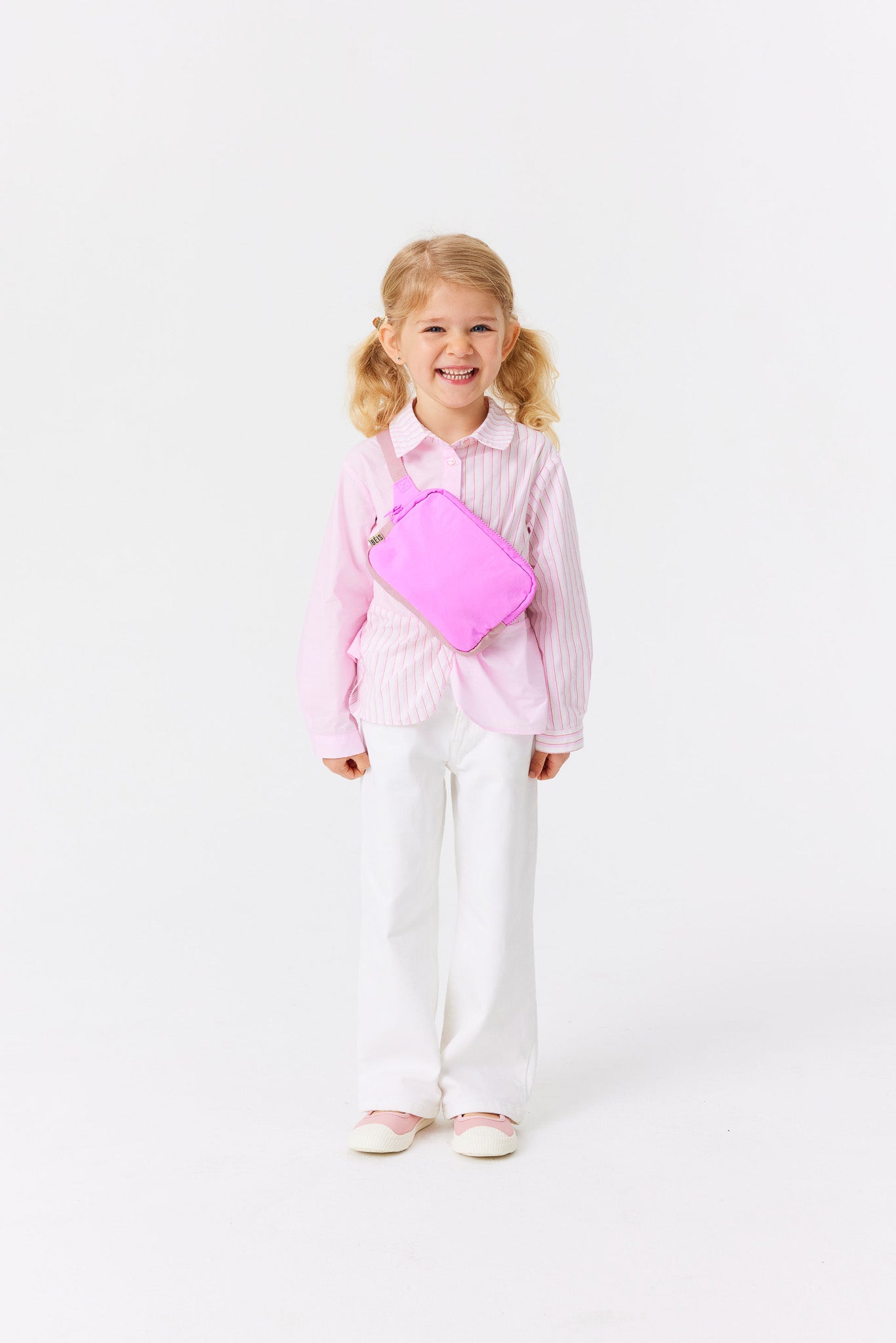 BÉIS 'The Kids Backpack' in Atlas Pink - Best Travel Backpack For Kids ...