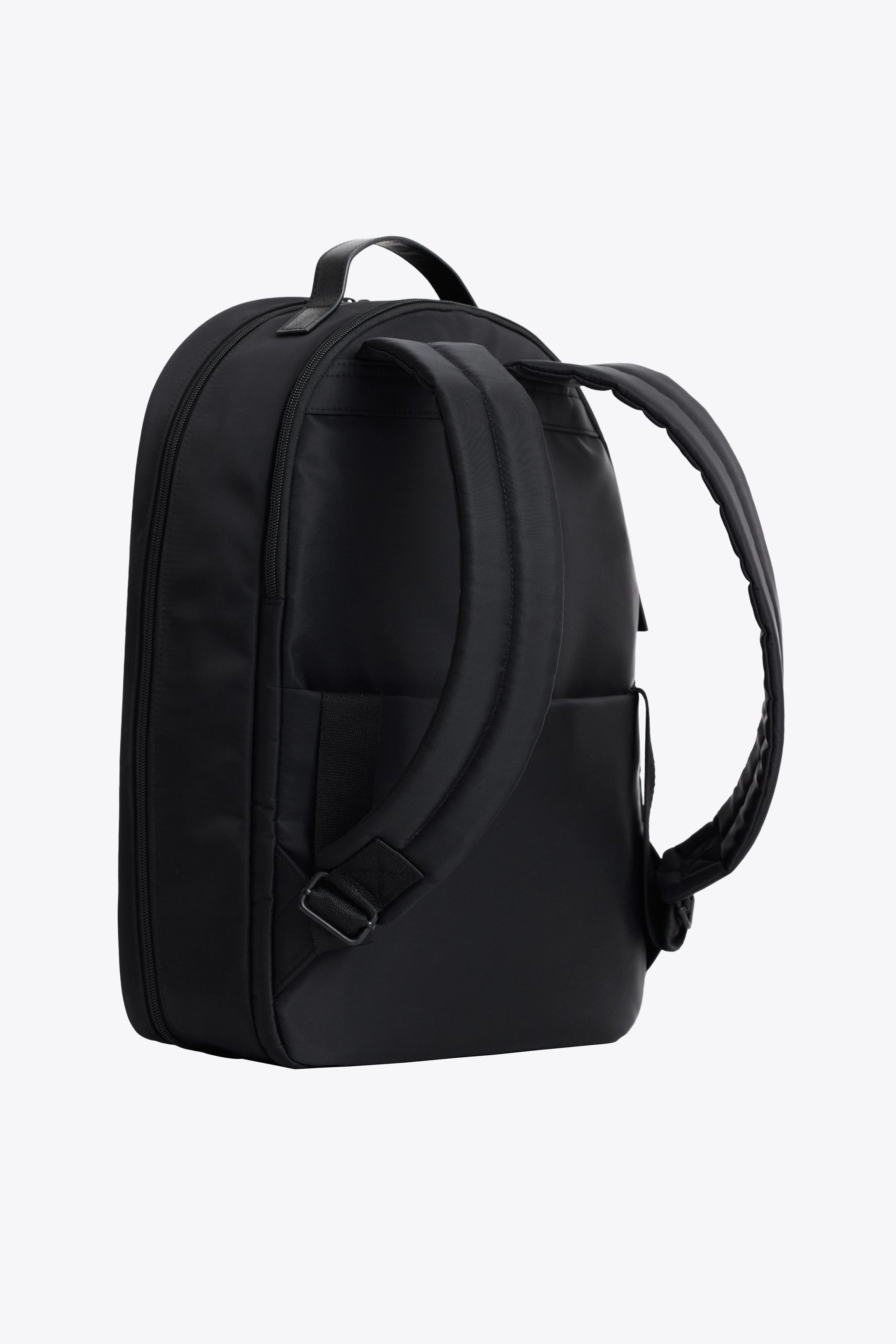 BÉIS 'The Commuter Backpack' In Black - Black Commuting Backpack For ...