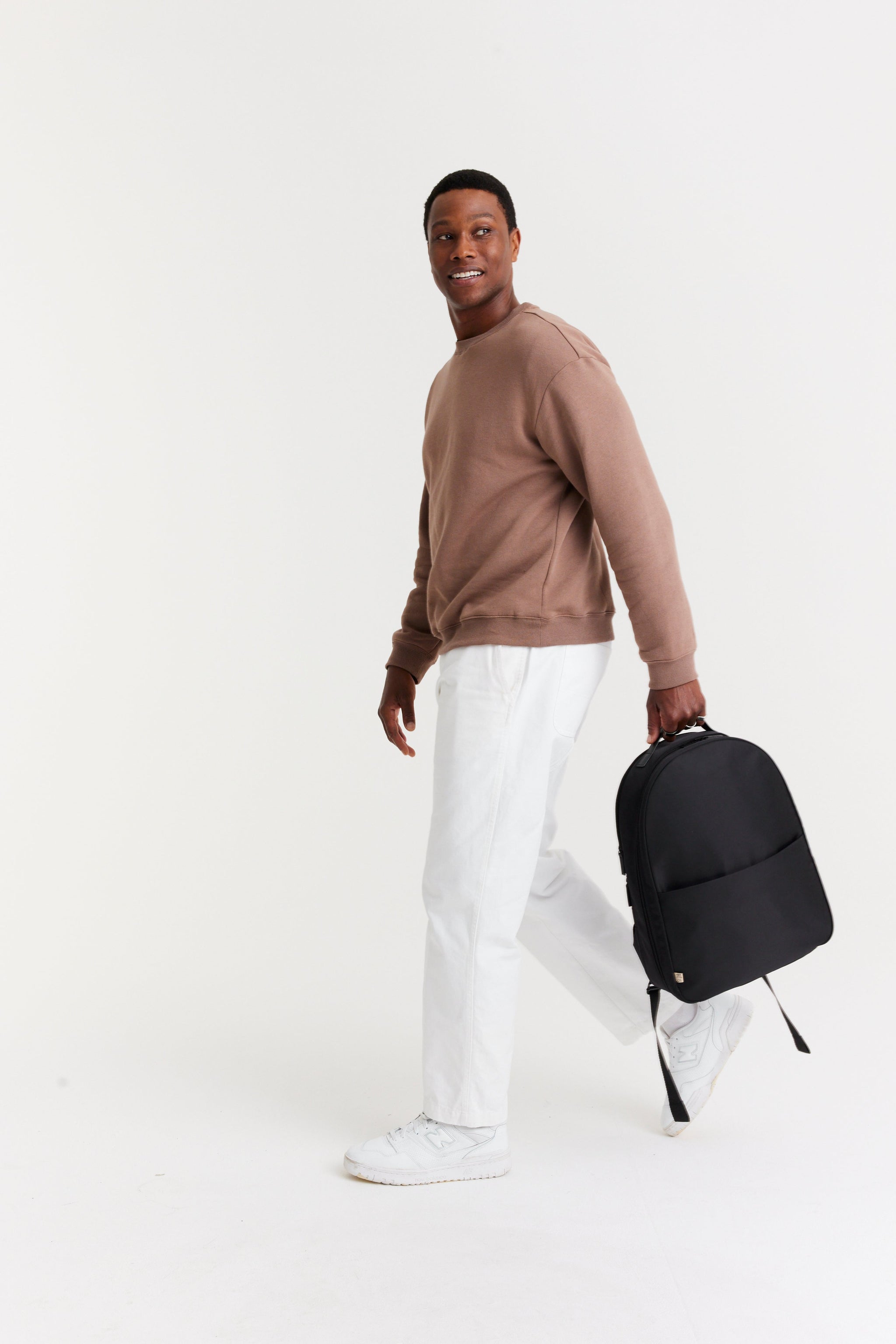 BÉIS 'The Commuter Backpack' In Black - Black Commuting Backpack For ...