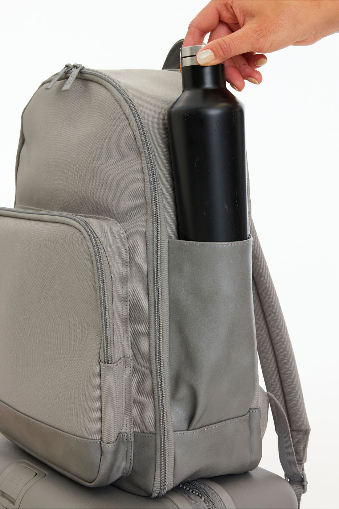 BÉIS 'The Backpack' in Grey - Grey Laptop Backpack for Work & Travel ...