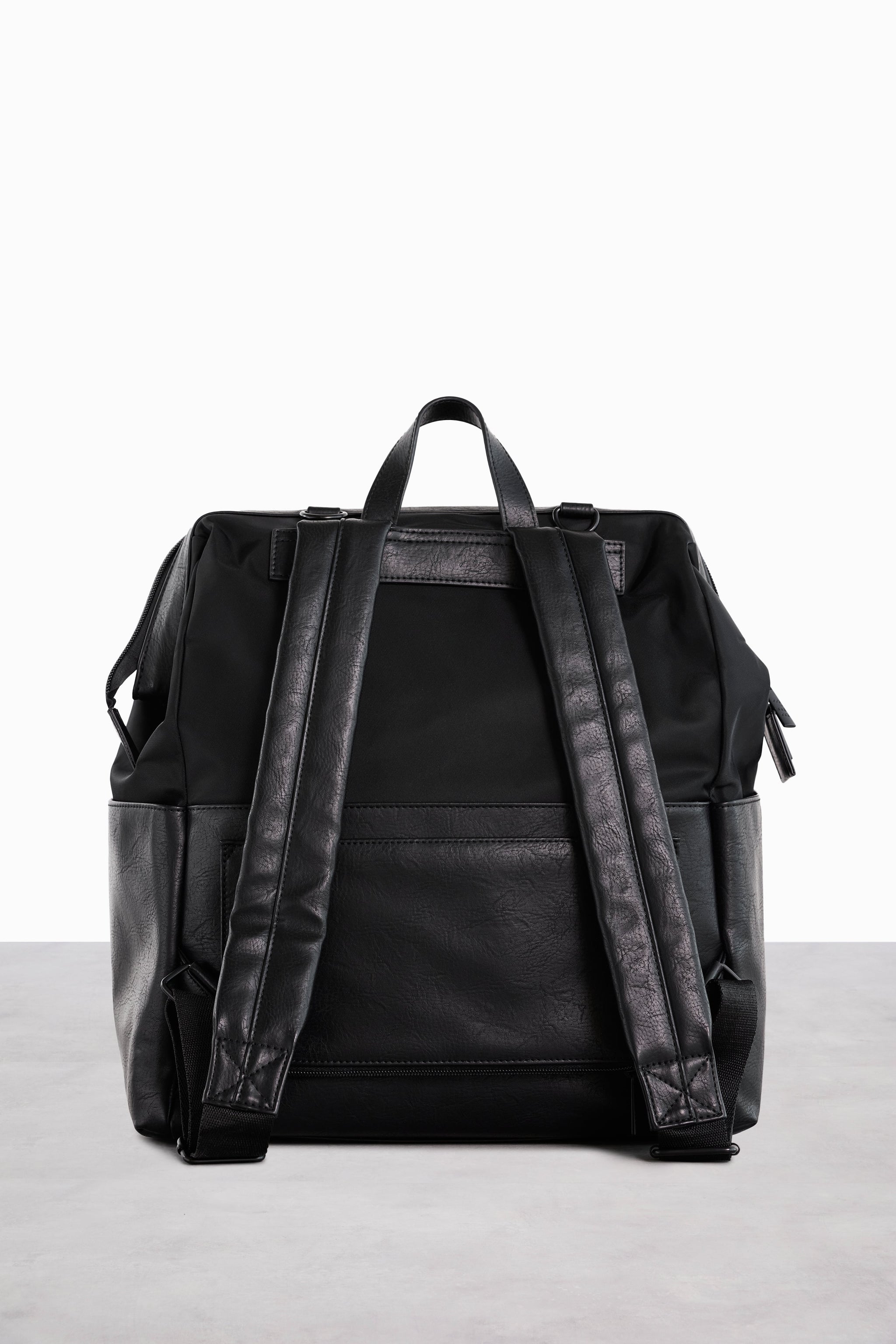 BÉIS 'The Diaper Backpack' in Black - Black Diaper Bag & Baby Bag ...