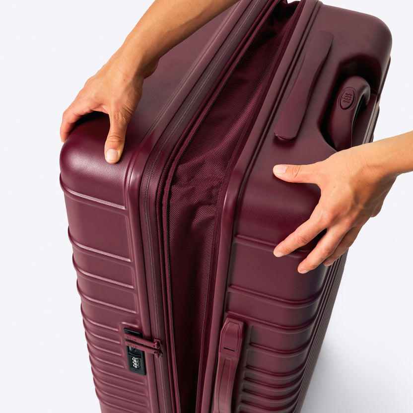 BÉIS 'The Large Check-in Roller' in Burgundy - Matte 29" Large Check-In ...