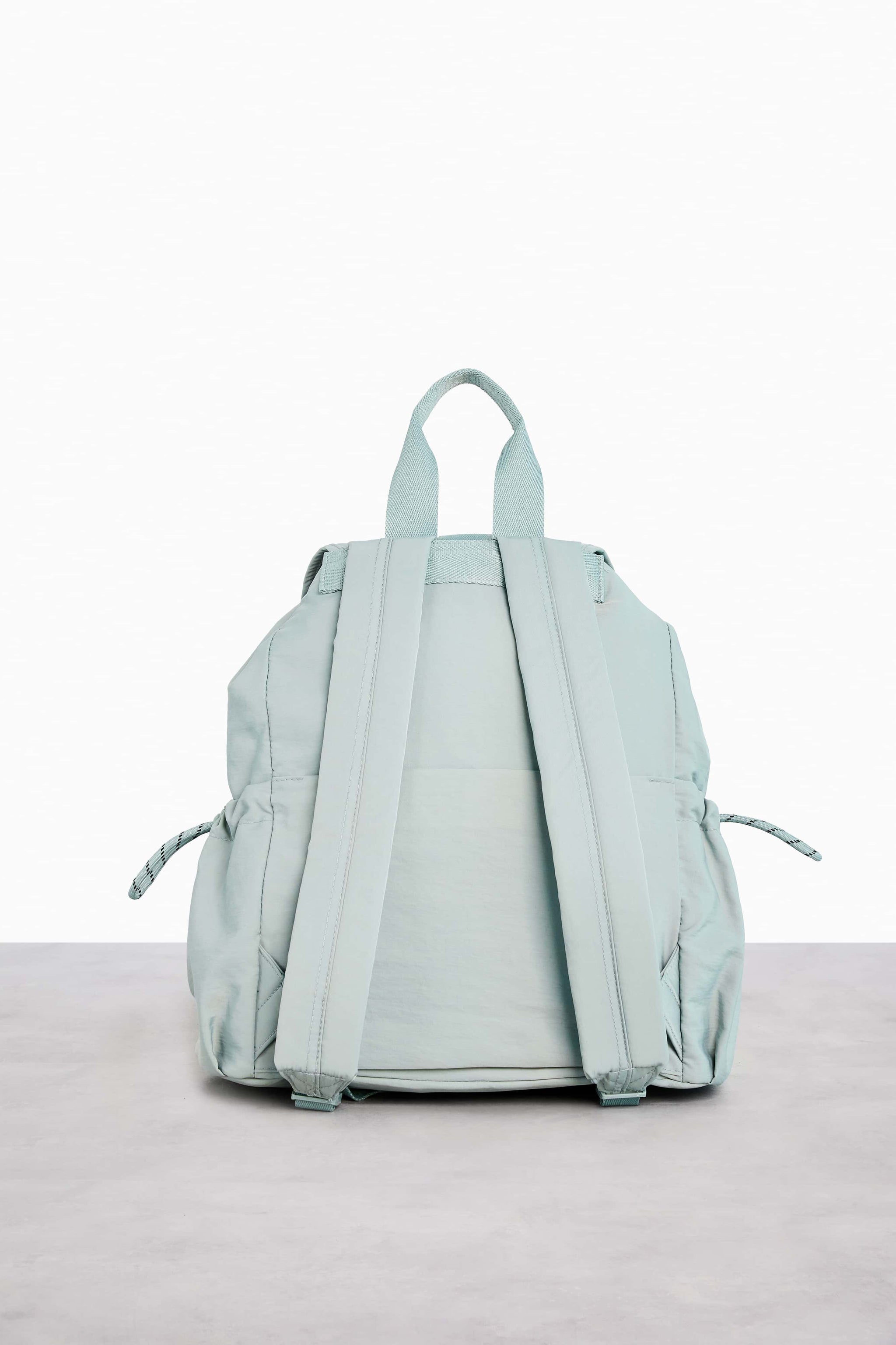 BÉIS 'The Sport Backpack' in Slate - Chic Tennis Inspired Backpack ...