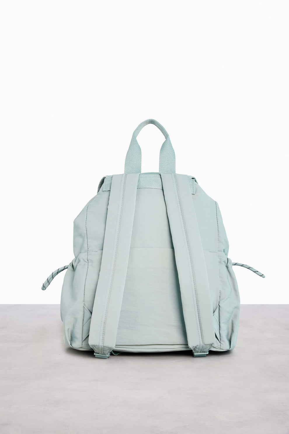 BÉIS 'The Sport Backpack' in Slate - Chic Tennis Inspired Backpack