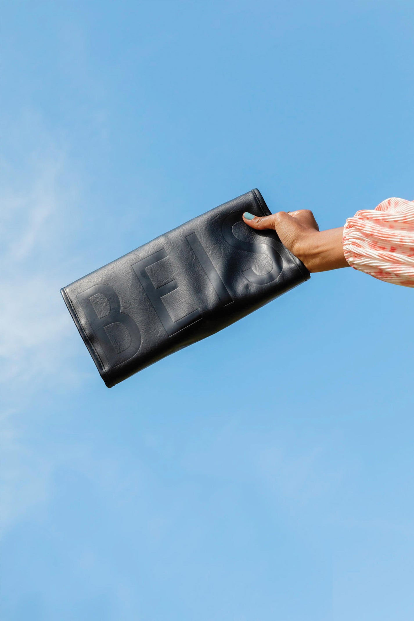 BÉIS 'The Hanging Jewelry Case' in Black | BÉIS Travel CA