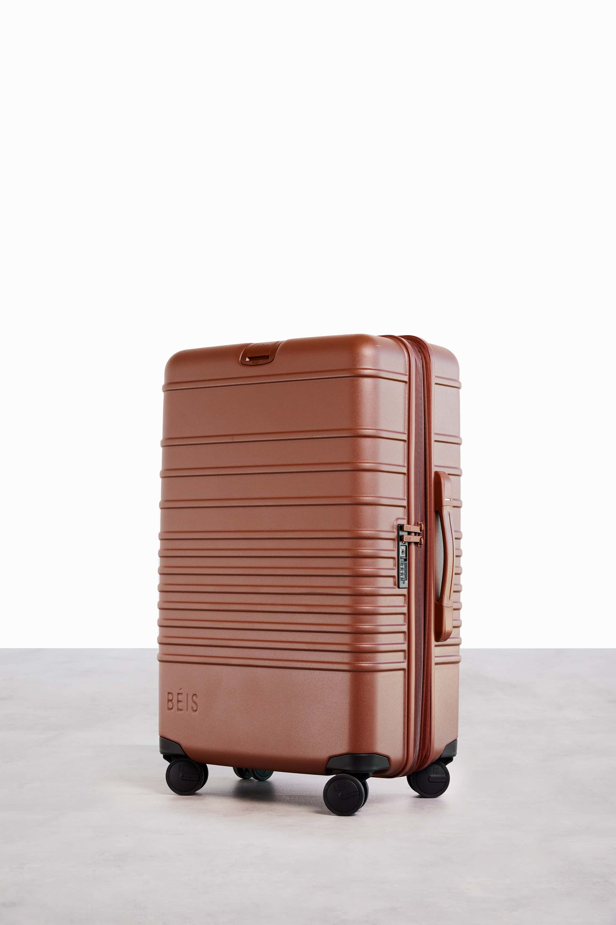 BÉIS 'The Medium Check-In Roller' in Brown - 26" Checked Baggage in ...