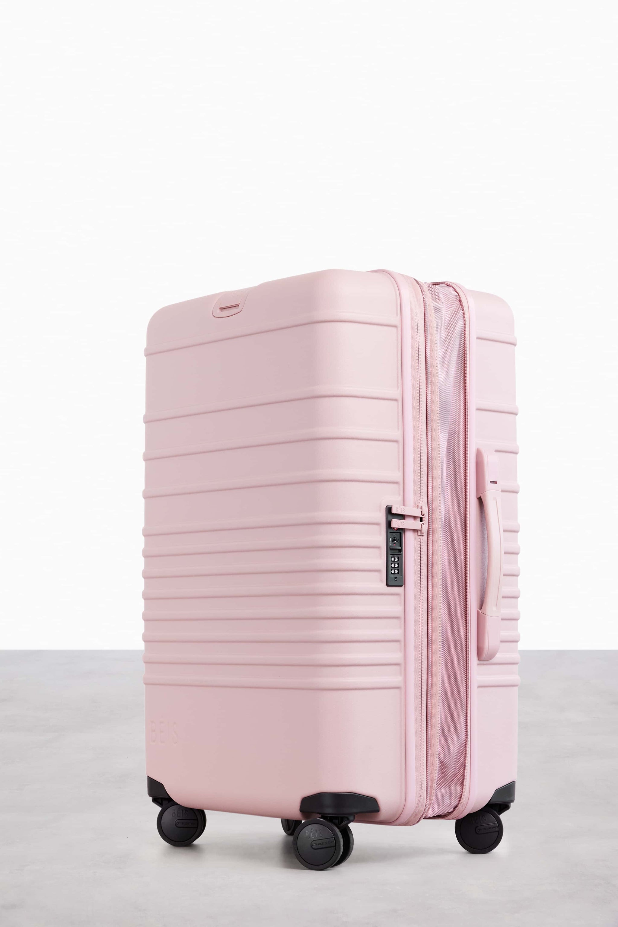 BÉIS 'The Medium Check-In Roller' in Atlas Pink - 26" Checked Baggage ...