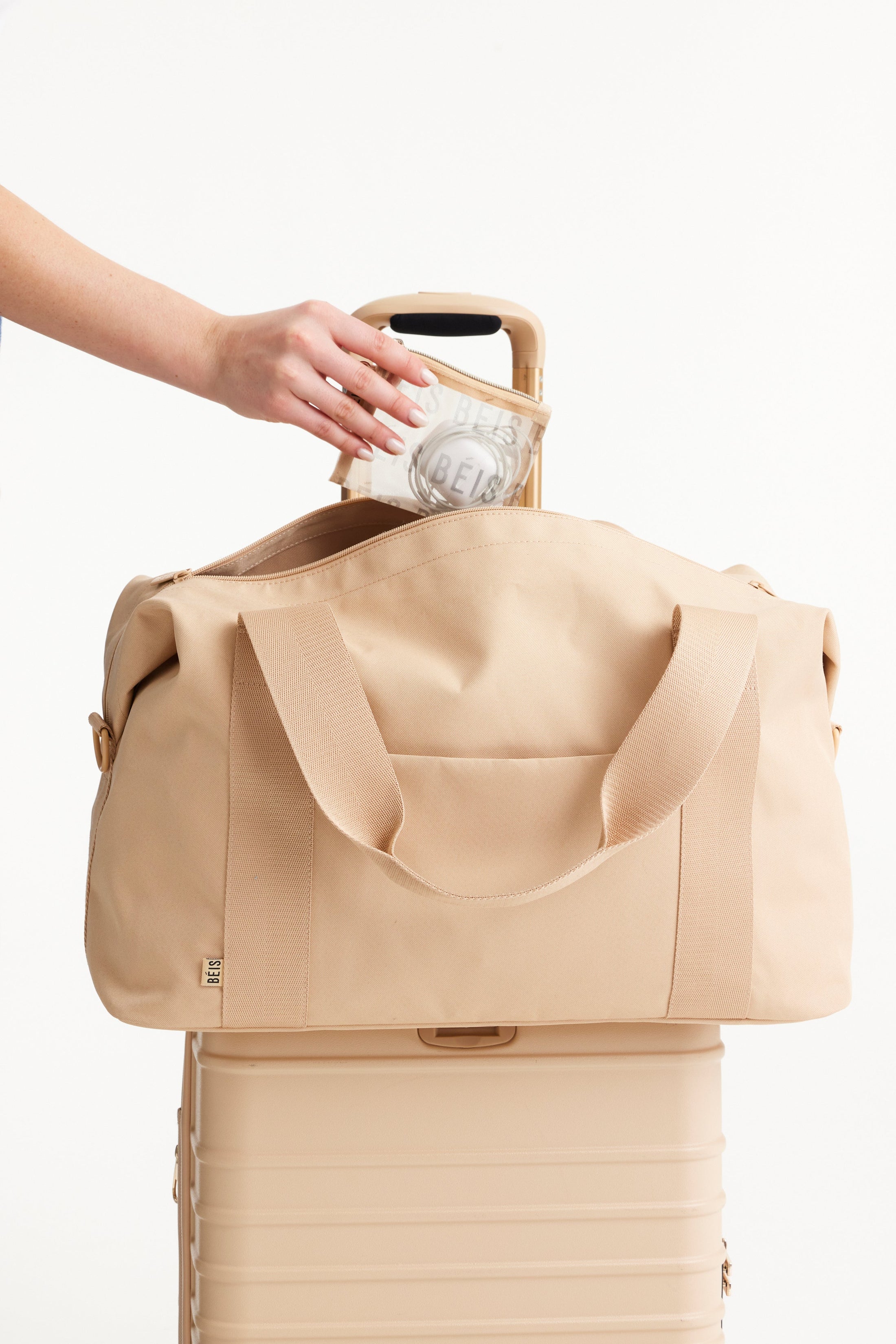 BÉIS 'The BÉISics Duffle' in Beige - Large Travel Duffle Bag in Beige ...