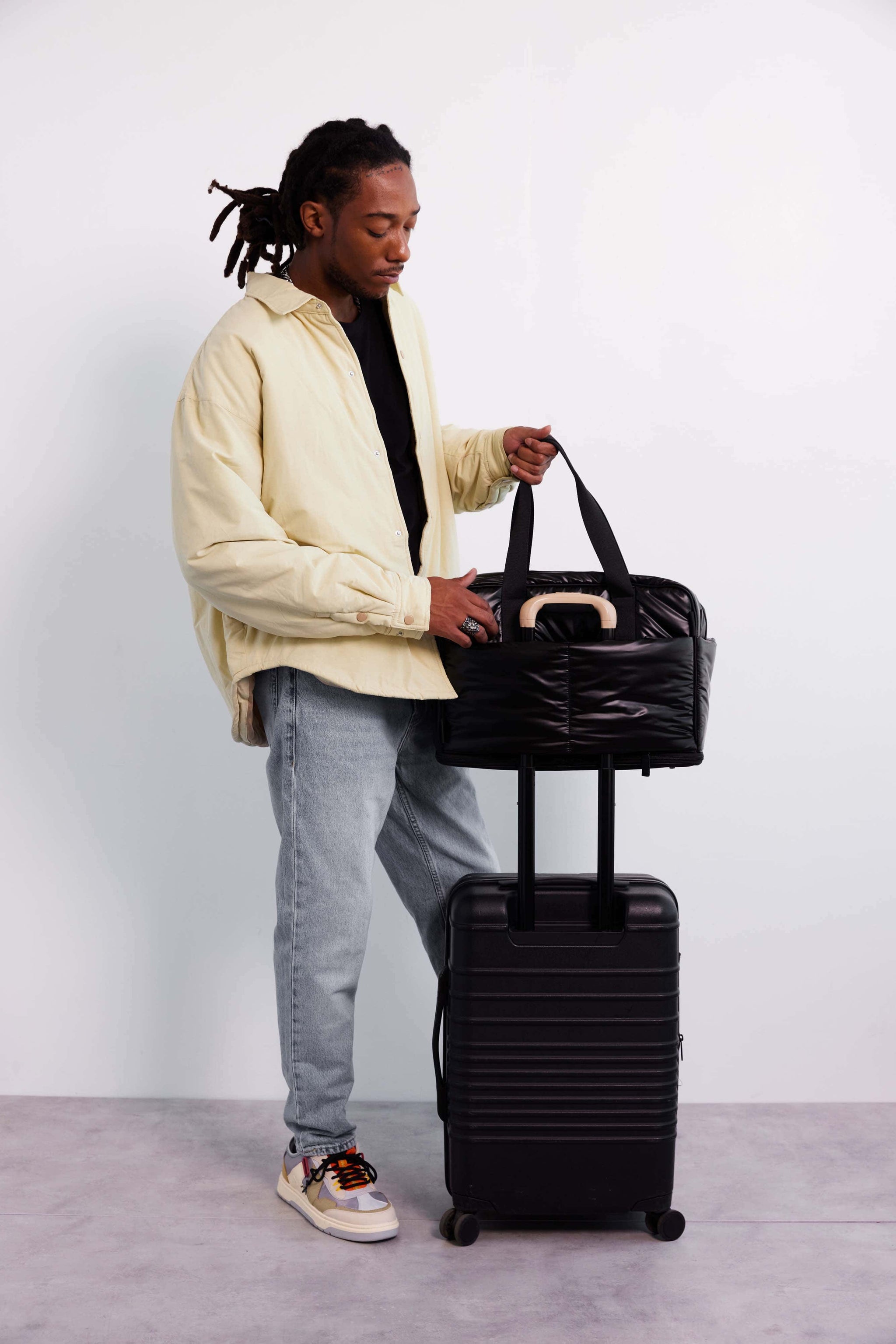 BÉIS 'The Expandable Duffle Bag' in Black | BÉIS Travel CA