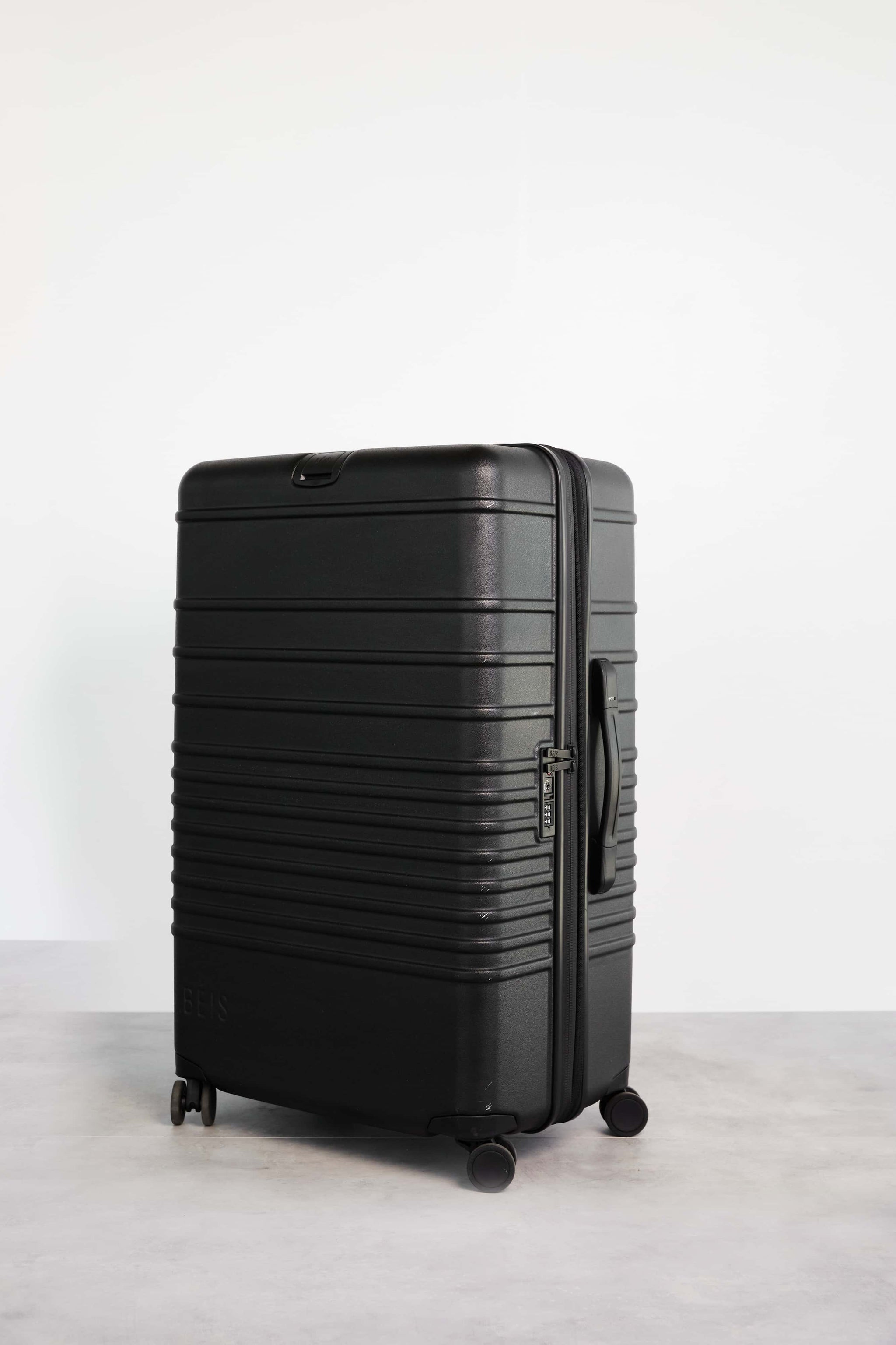 BÉIS 'The Large Check-In Roller' in Black - Back Large Checked Baggage ...
