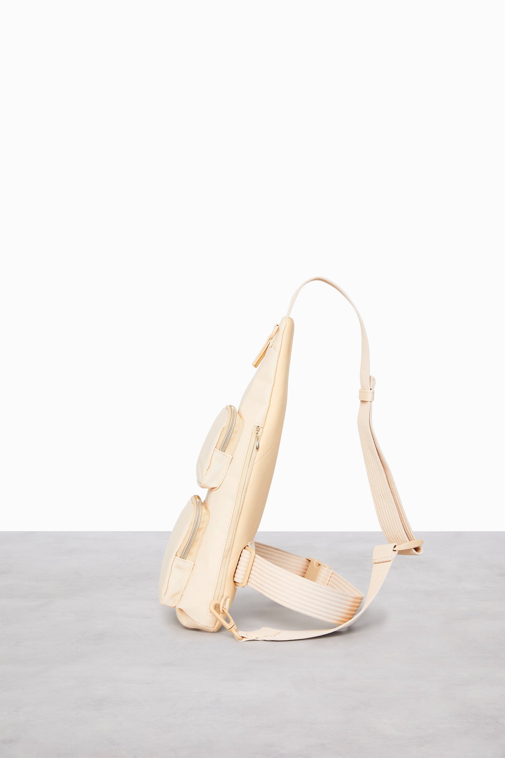 BÉIS 'The Survival Sling' in Beige - Convertible Sling Bag in Beige ...