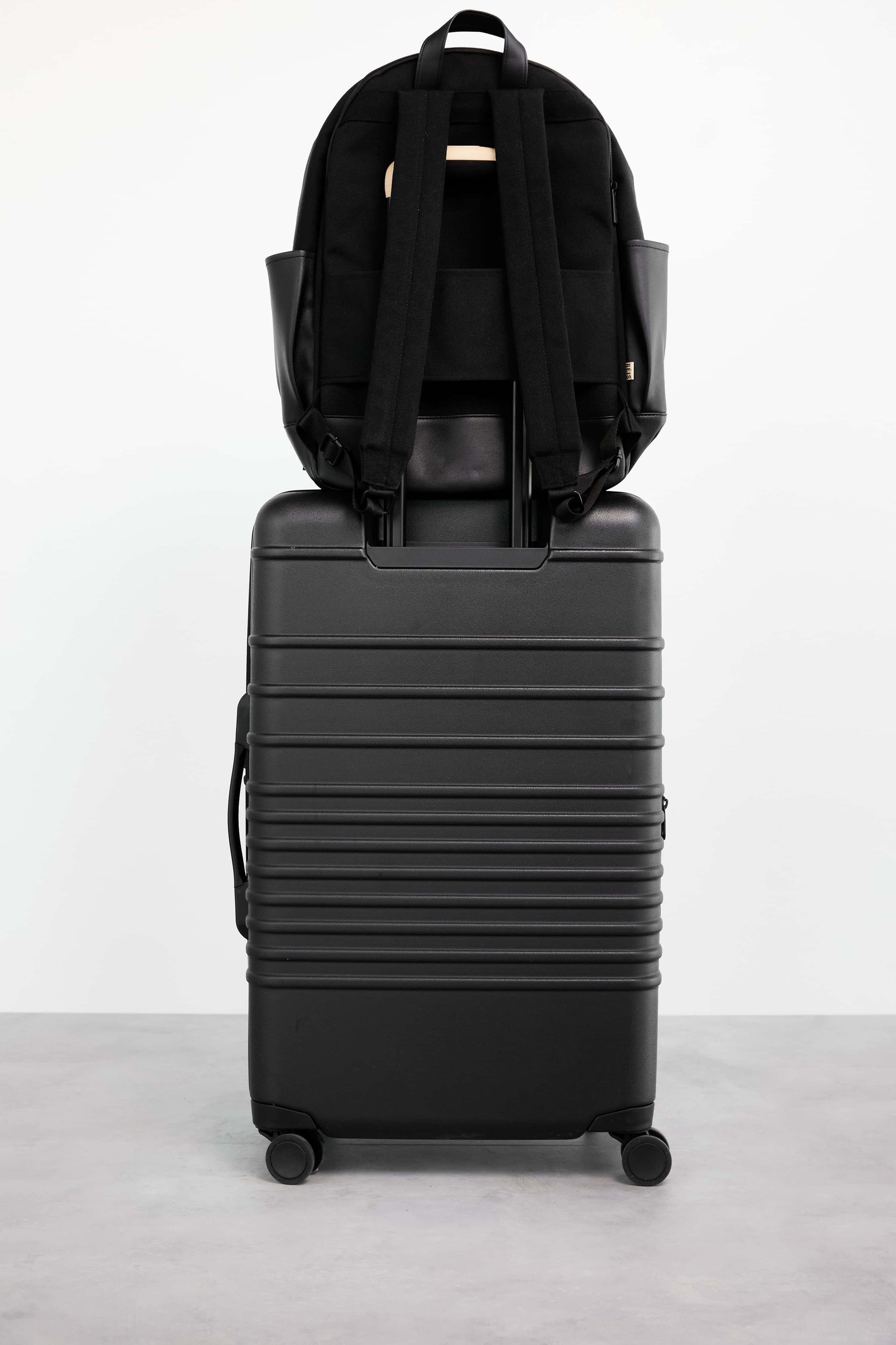 BÉIS 'The Backpack' in Black - Black Laptop Knapsack For Work & Travel ...