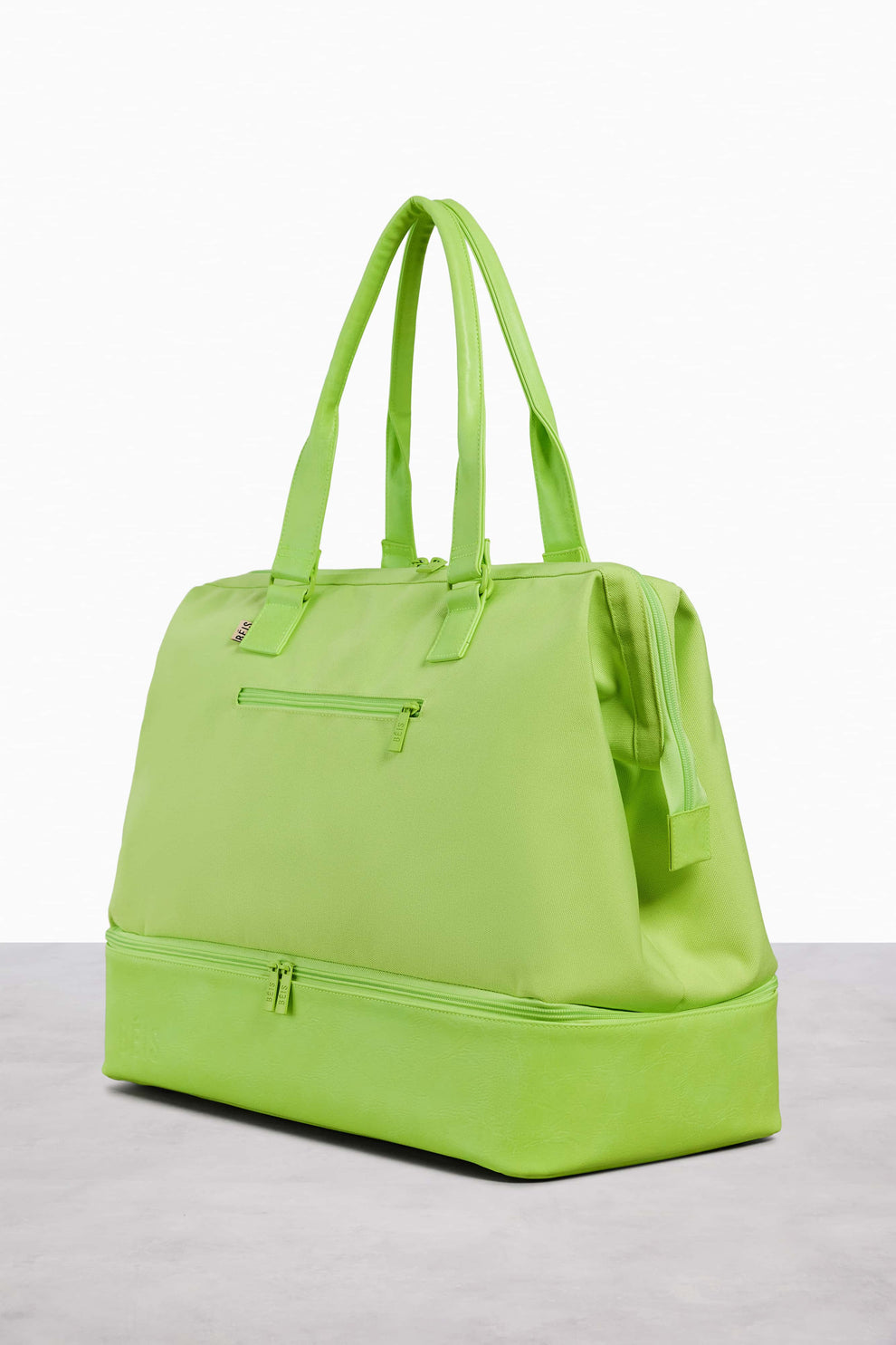 BÉIS 'The Weekender' in Citron - Green Overnight Bags & Travel Duffle ...